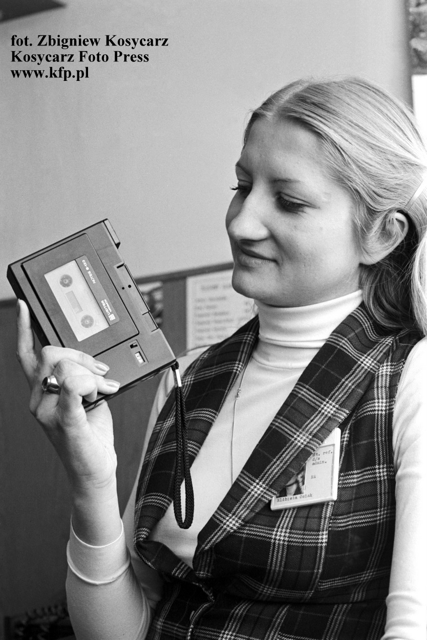 Pierwszy w Polsce zminiaturyzowany magnetofon kasetowy powstał w Oliwie ...