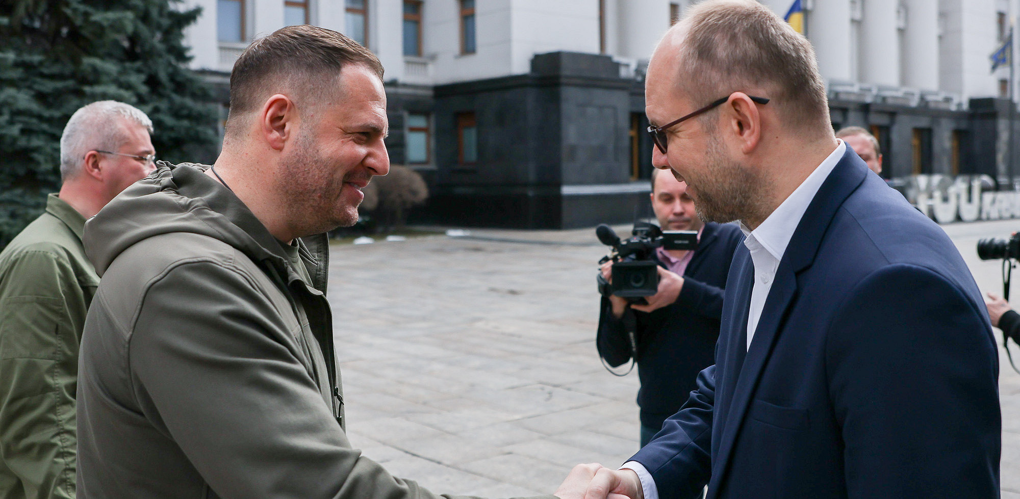 Polish and Ukrainian officials discuss reconstructing Ukraine in Kyiv ...