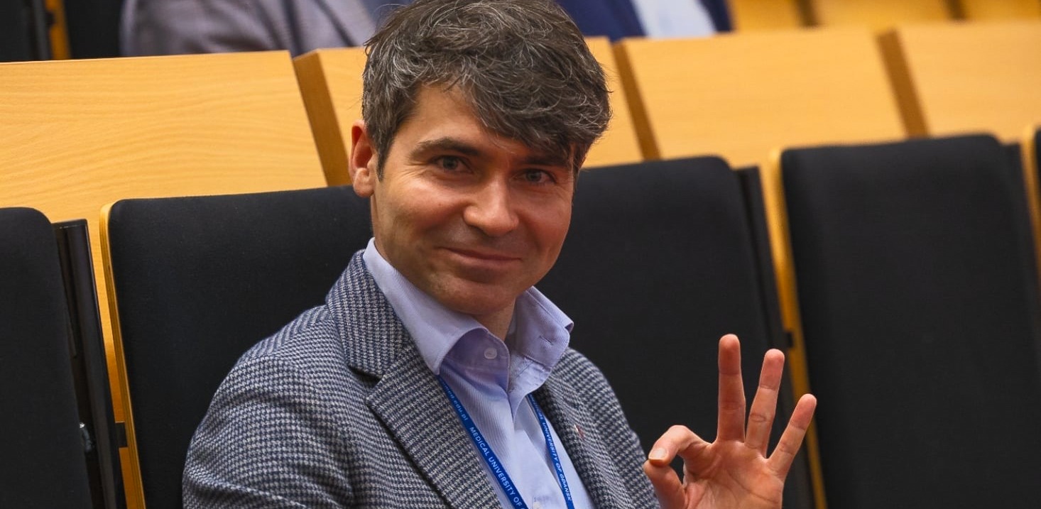 Naukowiec, który płynie na falach wiedzy. Dr Maciej Grzybek i jego ...
