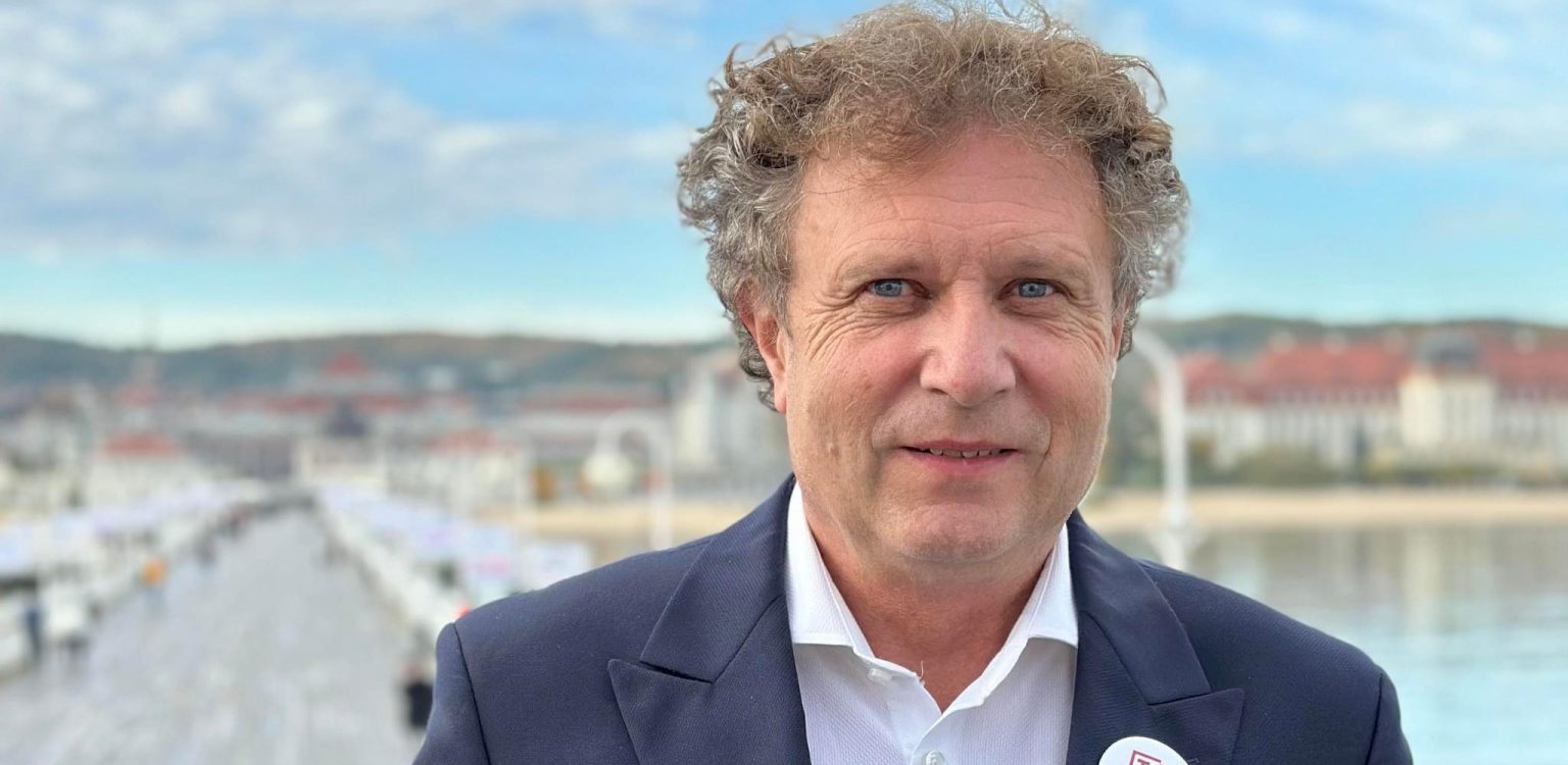 "Identyfikuję się z programem rządu" - Jacek Karnowski ponownie wstąpił ...