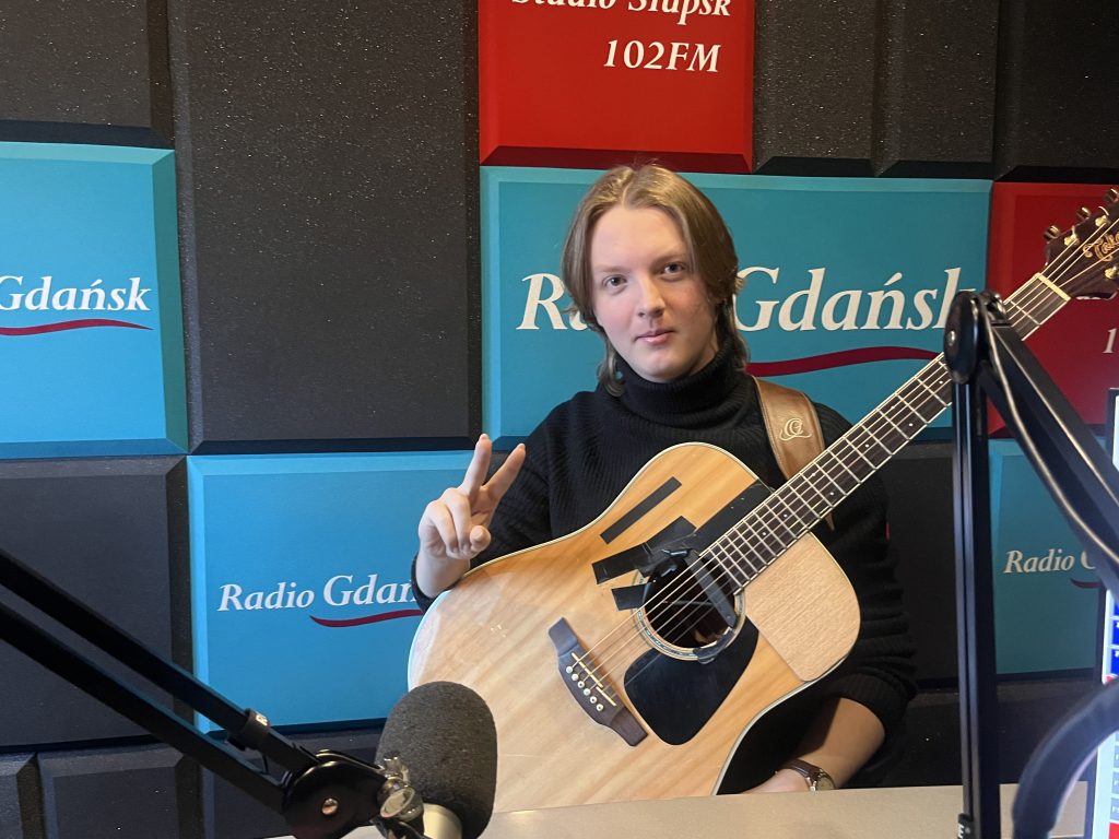 Gitara, która opowiada historie. Mistrz fingerstyle Bartek Karkocha i ...